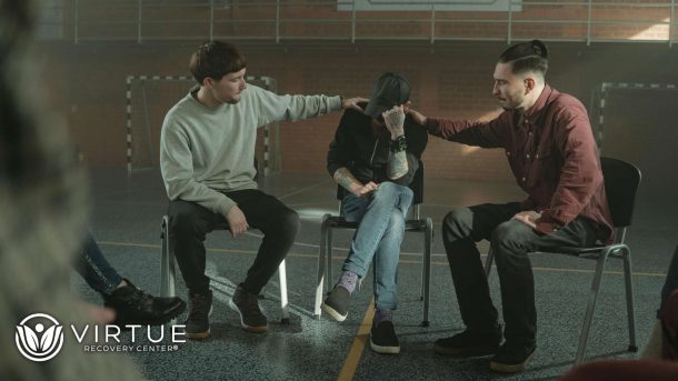 AA vs NA: Understanding Key Differences | Virtue Recovery